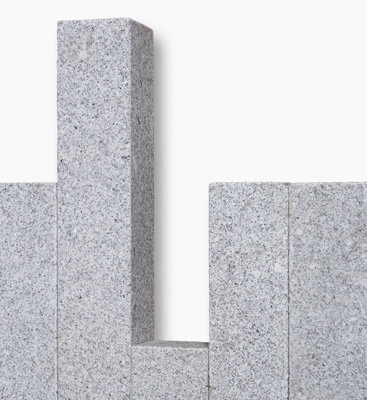 Seltra Palisade Bravo Exacta 120x120x300 mm, Granit, geflammt, edelgrau | www.kemmler.de